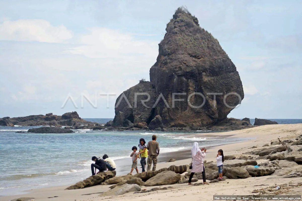 Wisata Pantai Papuma: Tips, Harga Tiket, Kuliner, Lokasi, Fasilitas dan ...